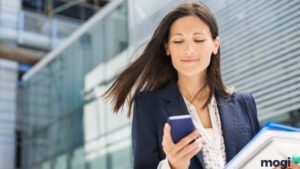 Điềm báo nóng tai phải: Giải mã nguyên nhân và cách xử lý