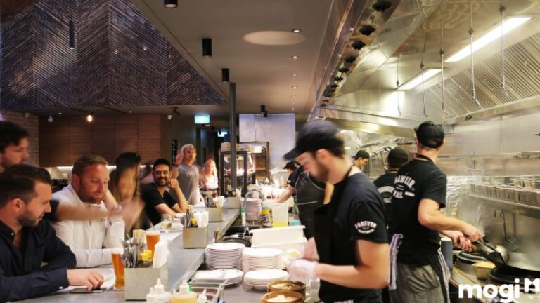 Show Kitchen Là Gì? Ưu Và Nhược Điểm Của Mô Hình Bếp Mở